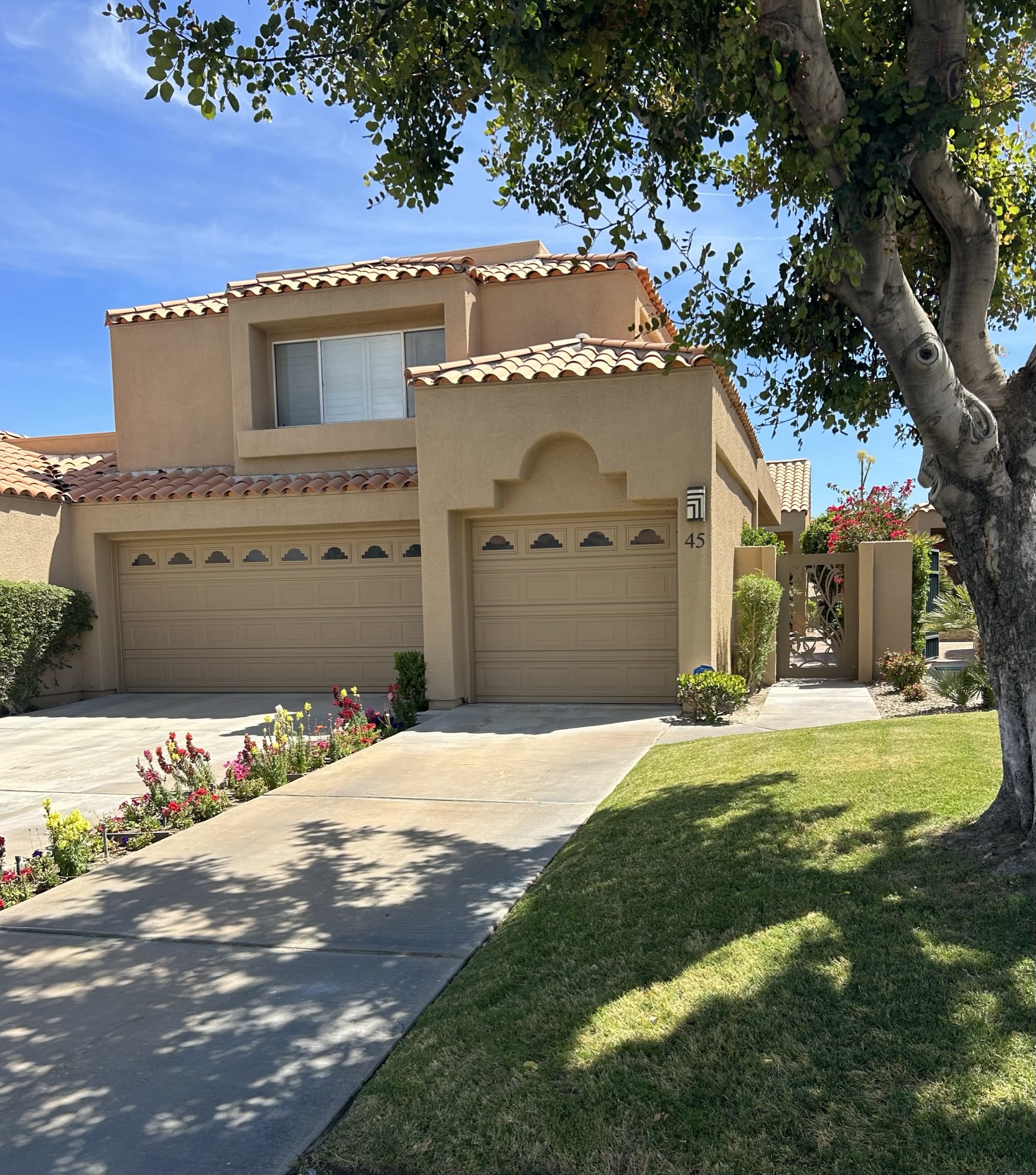 Home [desertpalmspm.managebuilding.com]